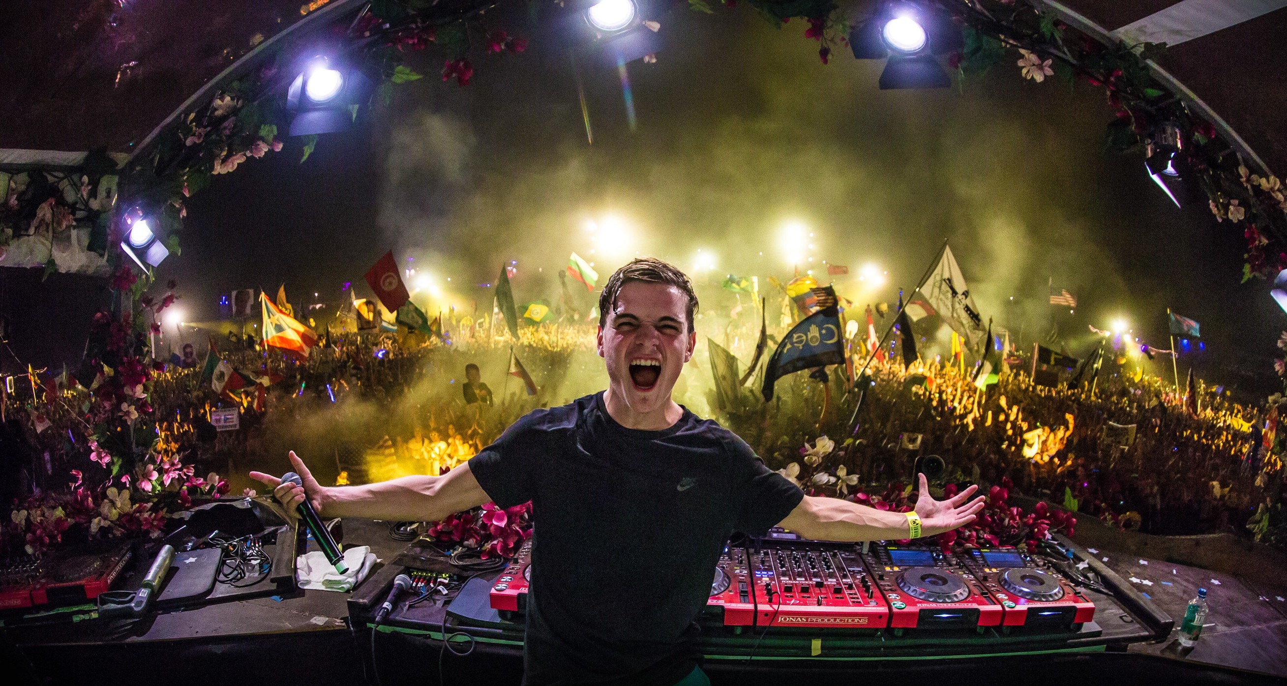 Martin Garrix divulga novo projeto de deep house: YTRAM | Wonderland in ...
