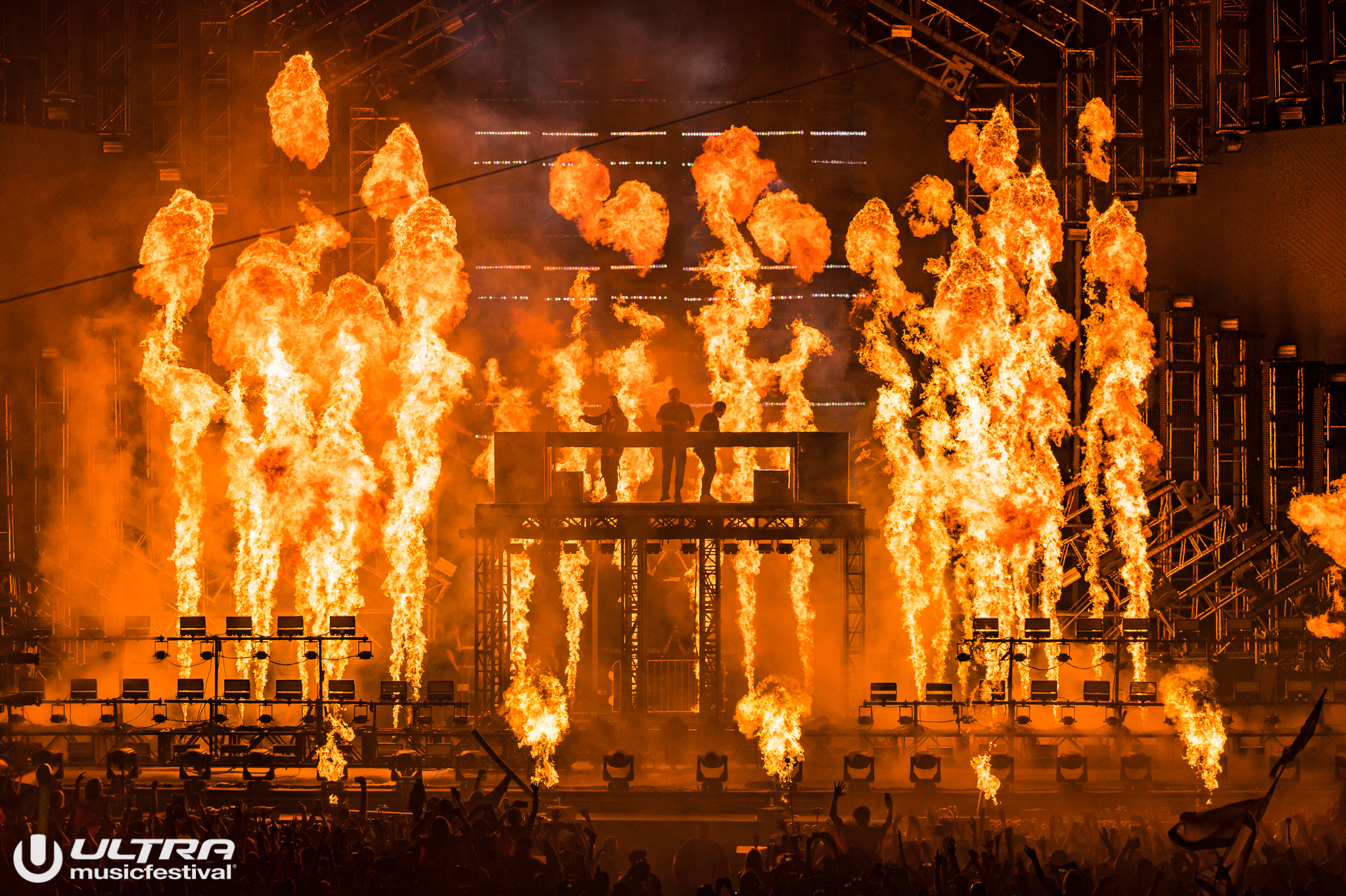 Wonderland in Rave | O portal da música eletrônica