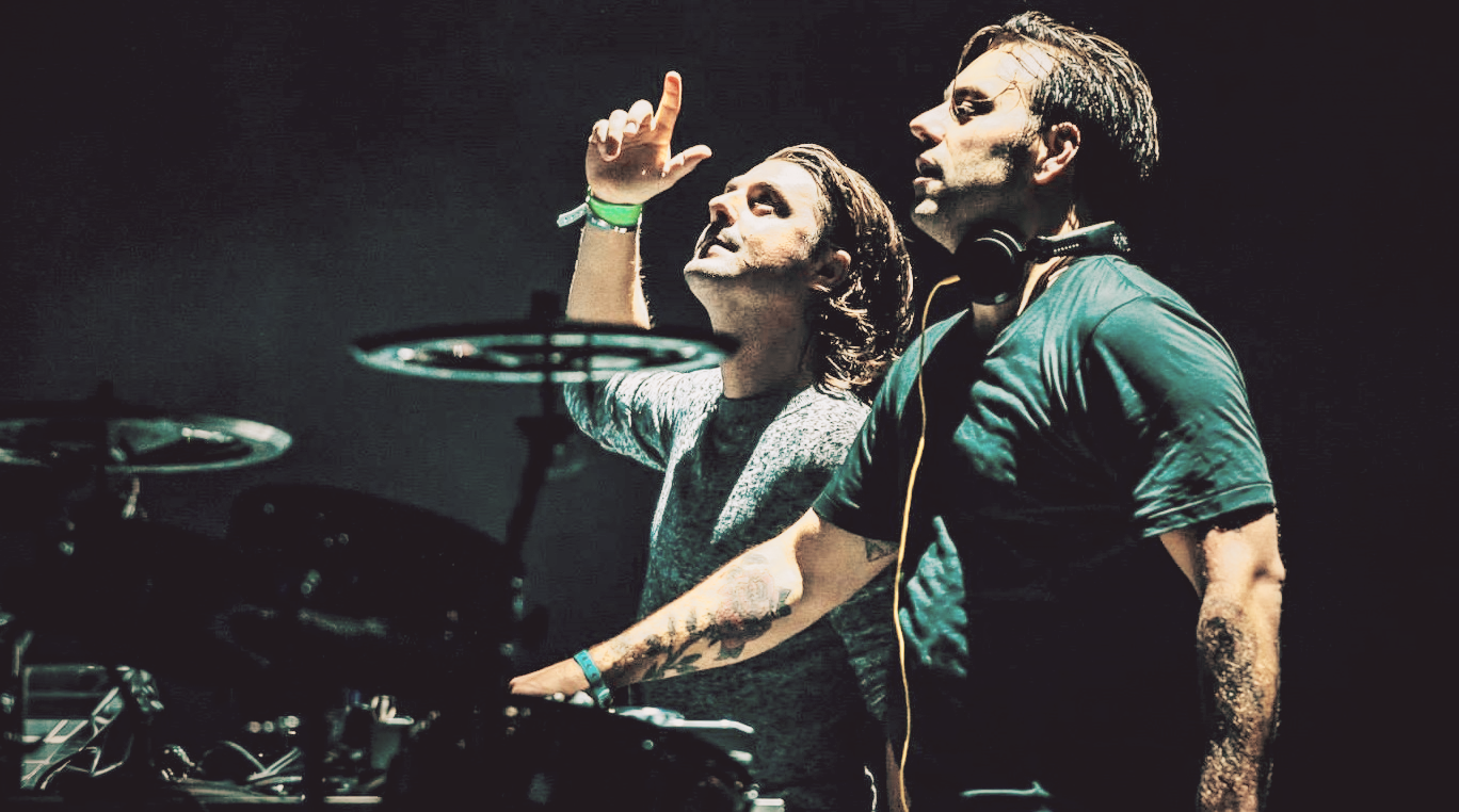 Axwell /\ Ingrosso lançam novo single "Dancing Alone" | Wonderland in Rave