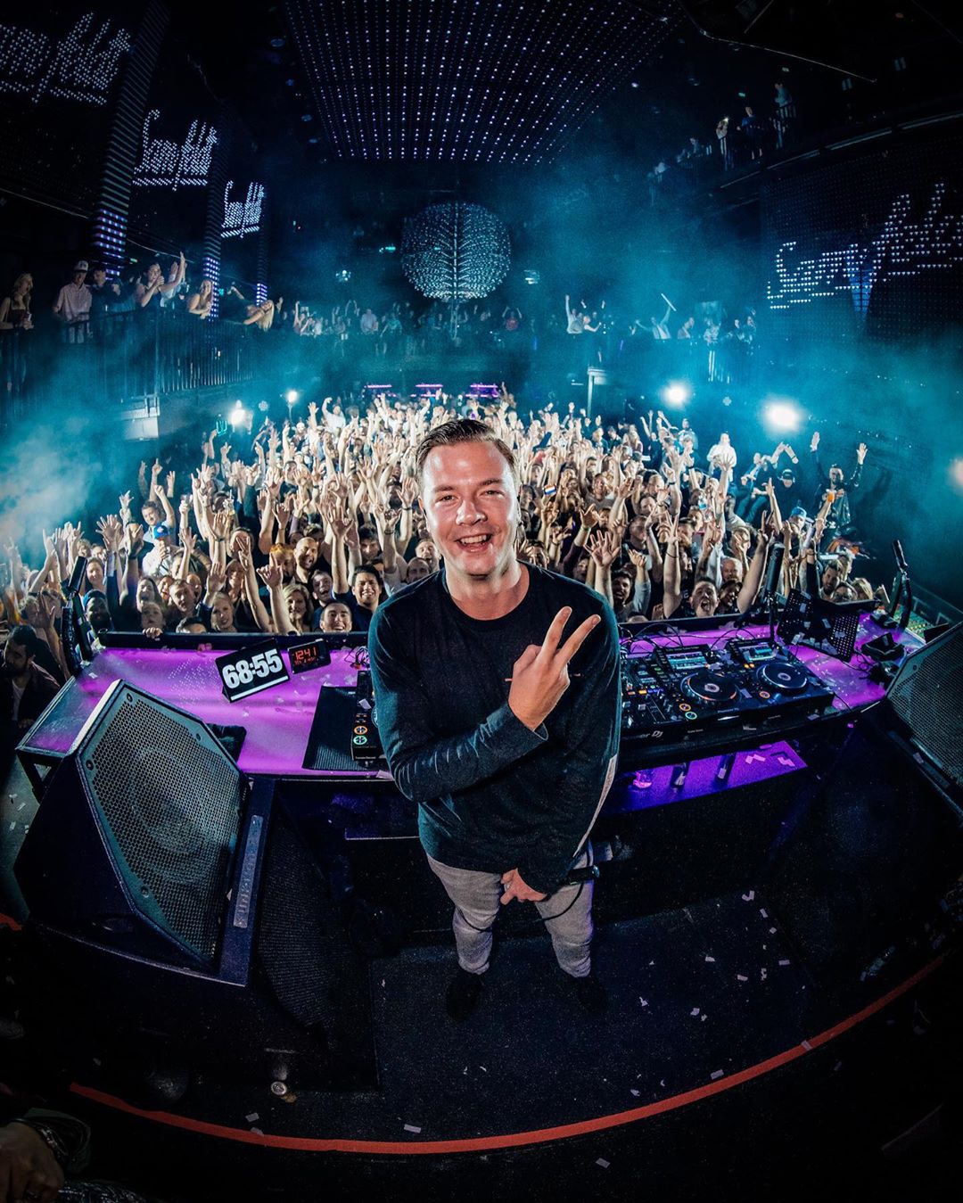 Sam Feldt estreia “Hold me Close”, com Ella Henderson | Wonderland in Rave