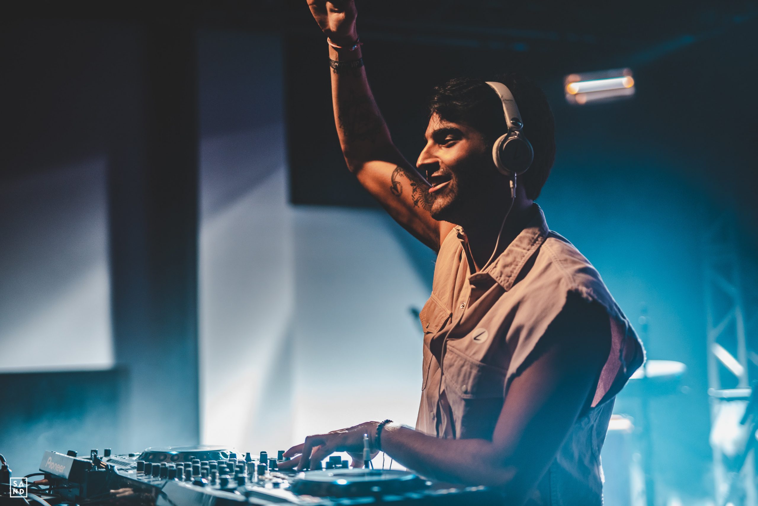 Lucce apresenta show interativo e audiovisual ao vivo no principal ...