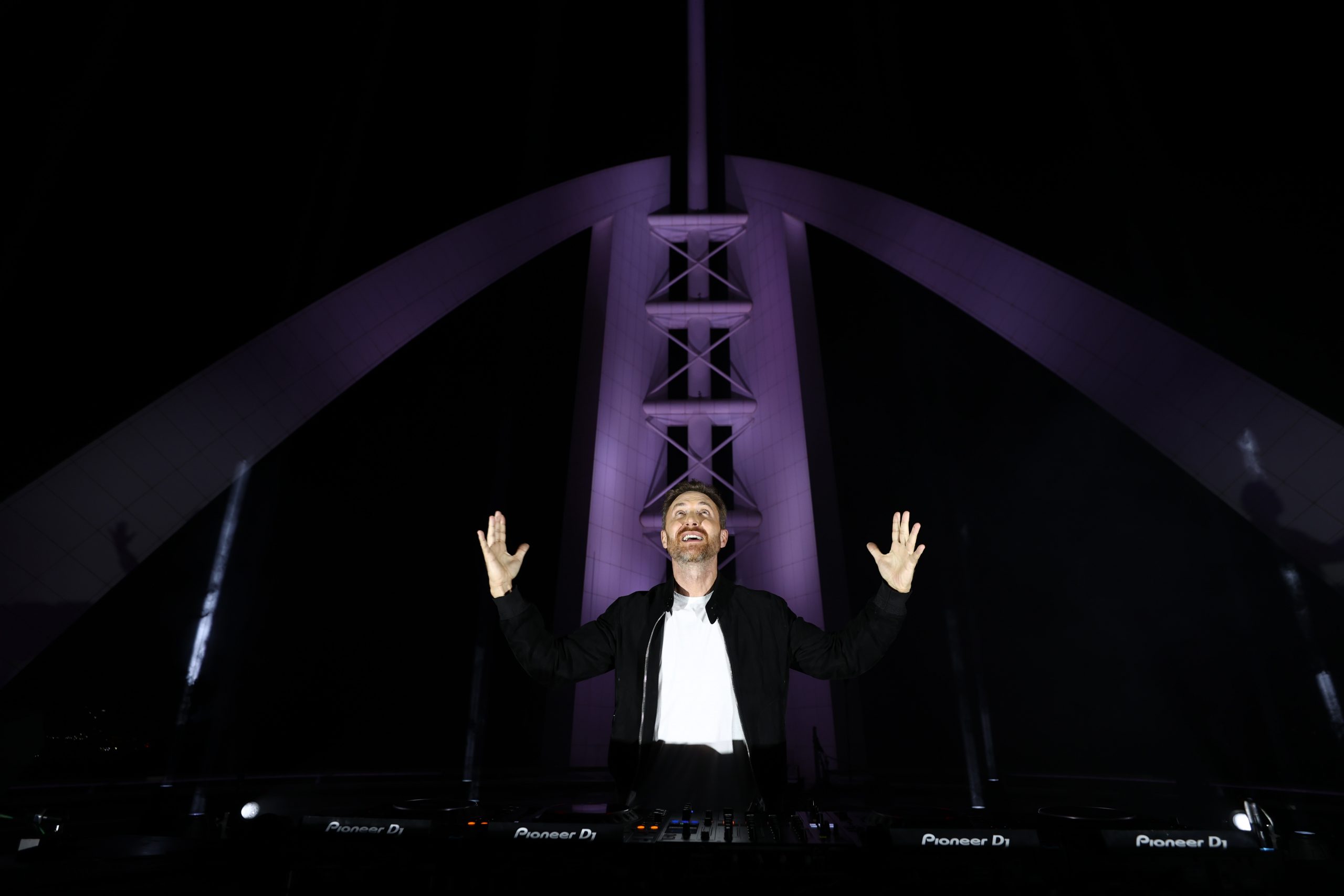 David Guetta promove live #UnitedAtHome em Dubai | Wonderland in Rave