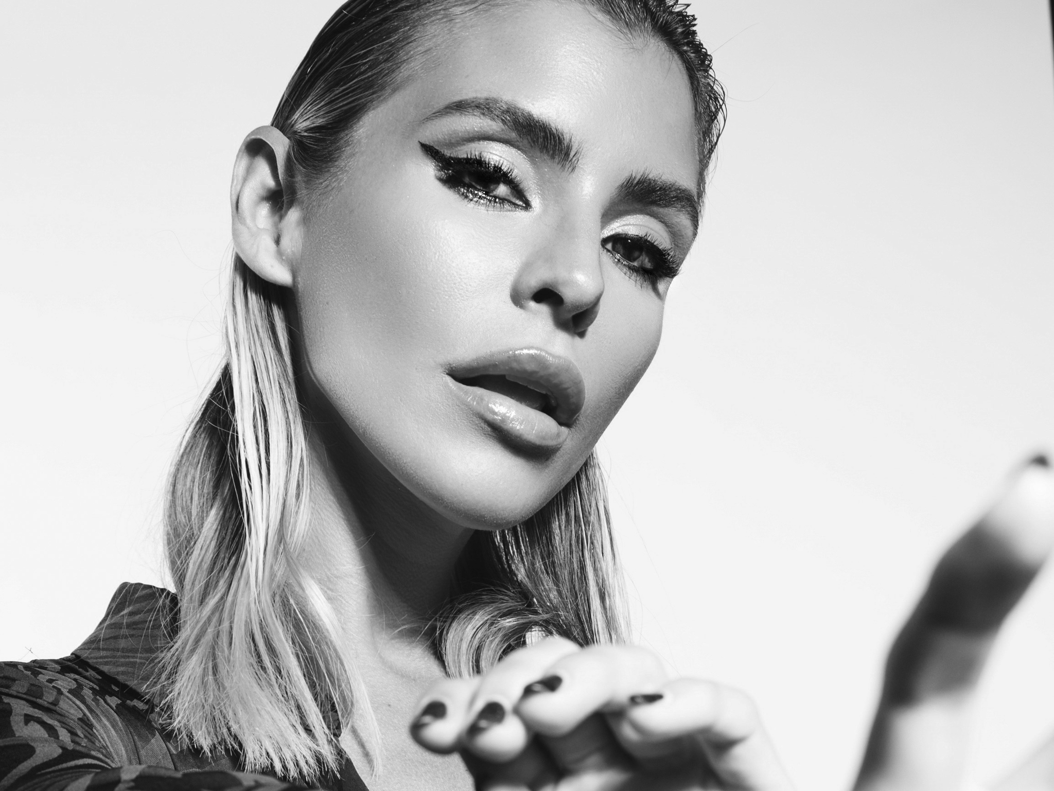 Sam Blacky aumenta o calor do verão com “No More” | Wonderland in Rave