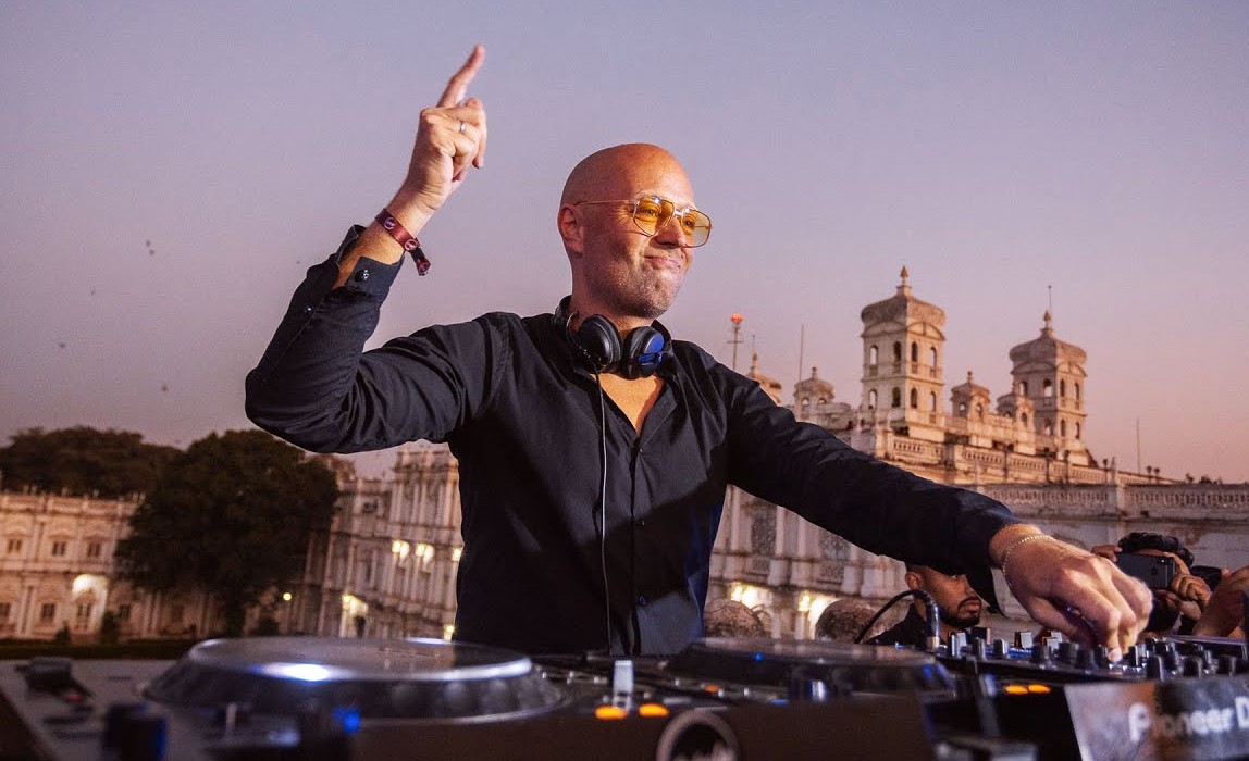 HOSH lança seu novo single, ‘Tighter’, em parceria da cantora Jalja ...