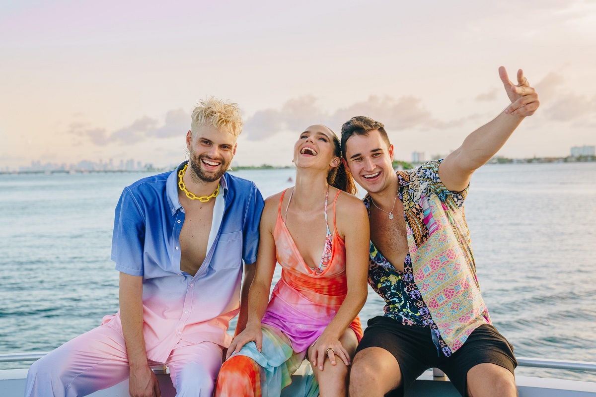 SOFI TUKKER se junta a John Summit no novo single ‘Sun Came Up ...