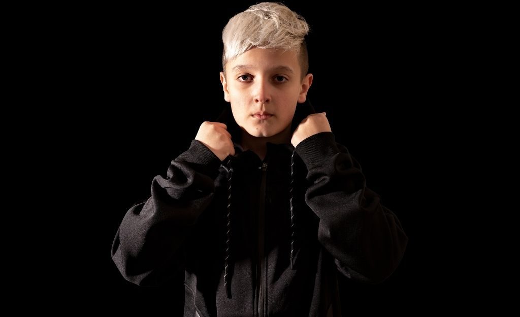 Aos 12 anos, Erky lança sua primeira música; conheça o brasileiro ...