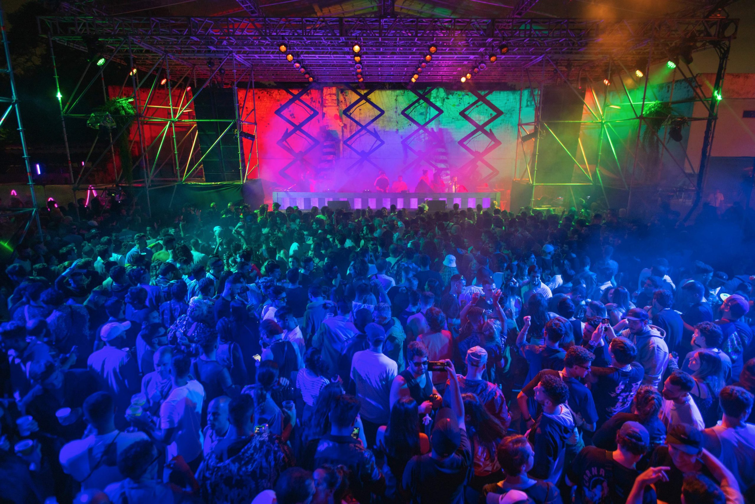 Do Funk ao Techno: saiba como foi o primeiro festival da Gop Tun ...