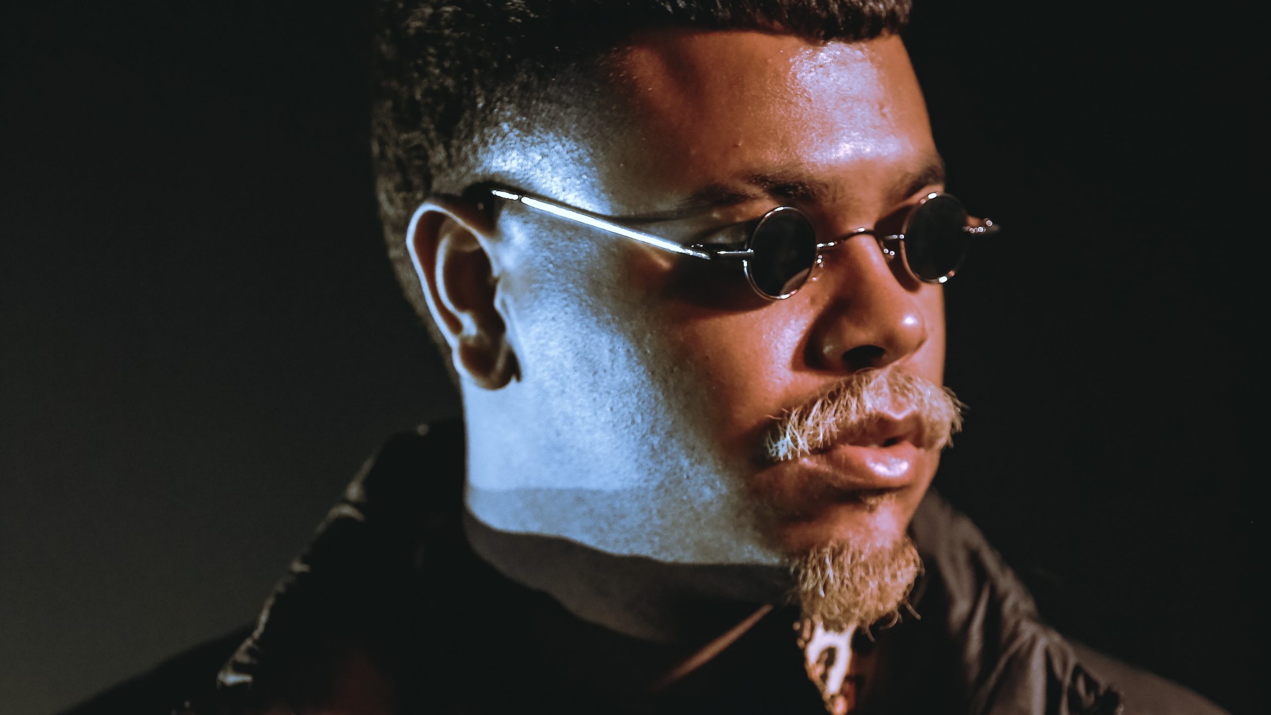 Victor Lou emplaca Beatport, Spotify e Amazon Music; conheça a potência ...