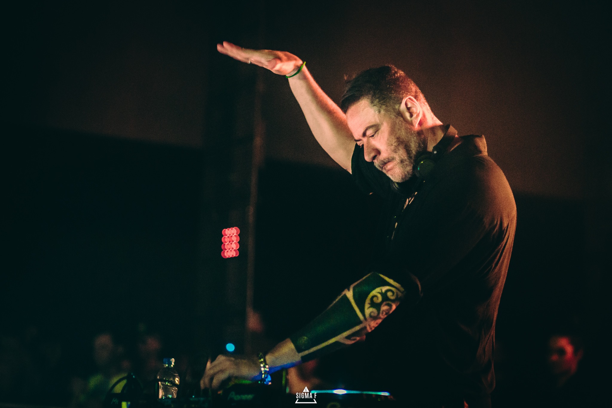 D-EDGE celebra 23 anos com megafesta | Wonderland in Rave