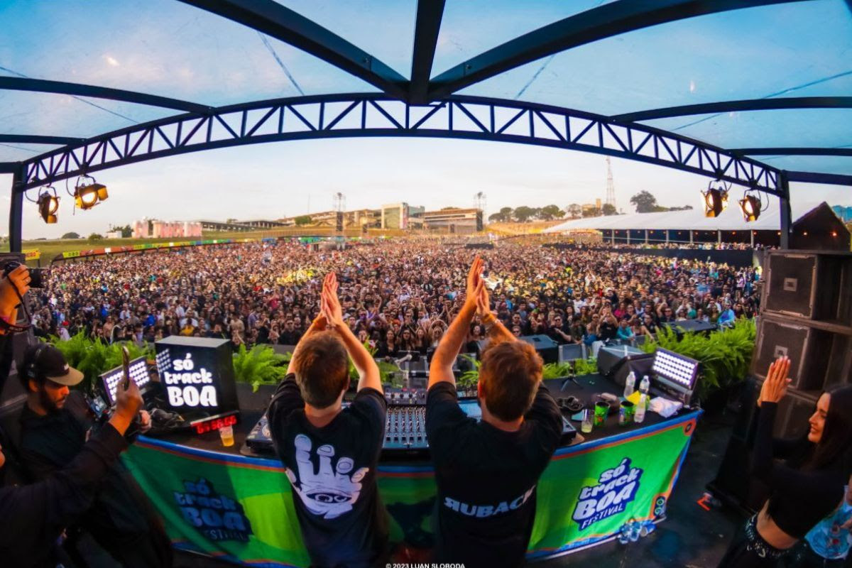 Ruback surpreende público em estréia no Só Track Boa