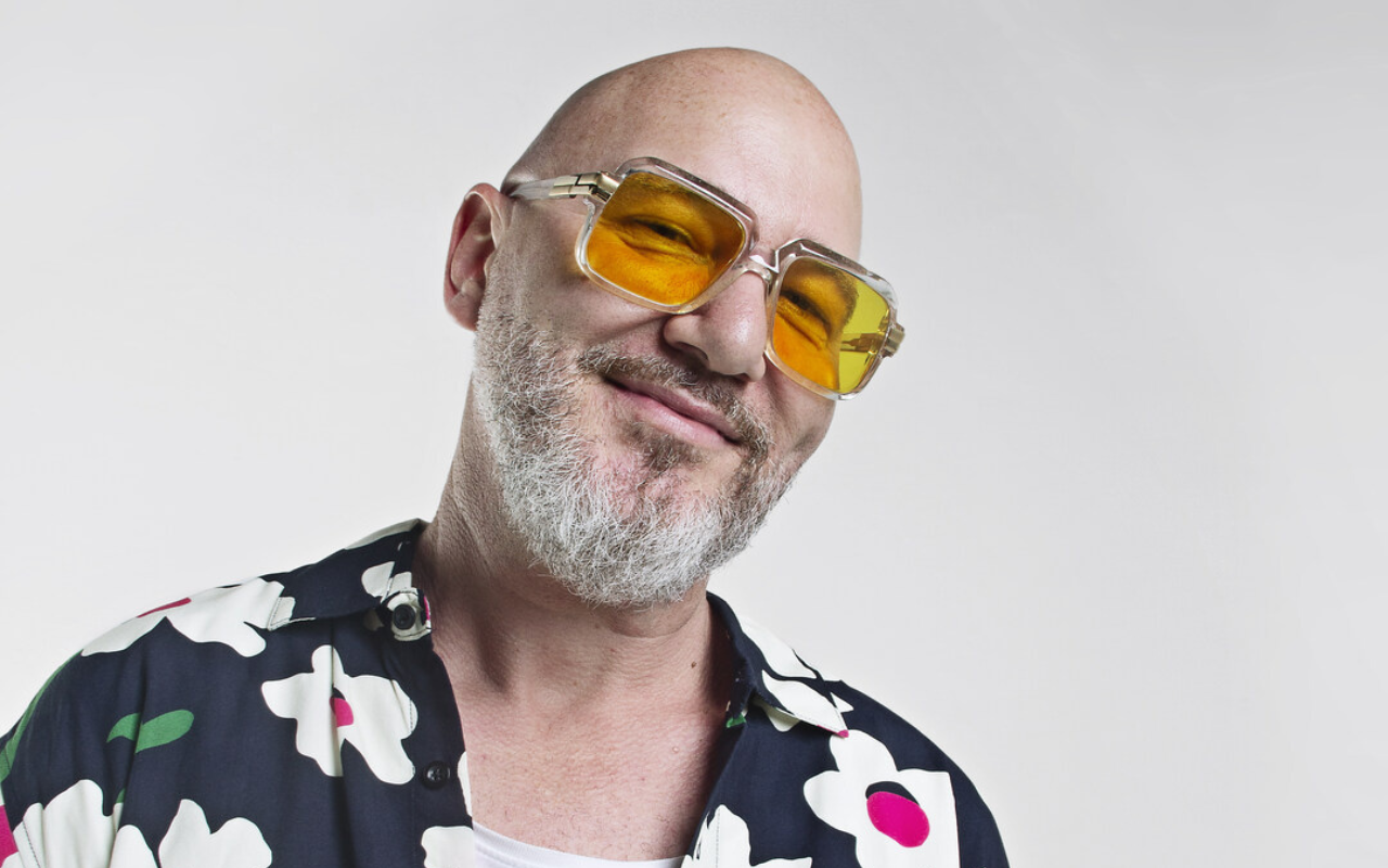 DJ Kolombo se apresenta no P12 na inédita Pool Party